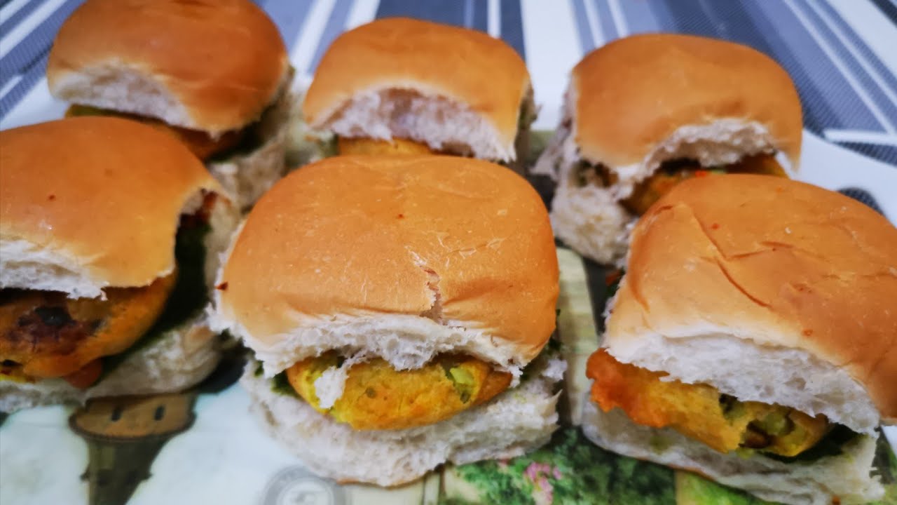 Mumbai style vada pav.. The most famous street food - YouTube