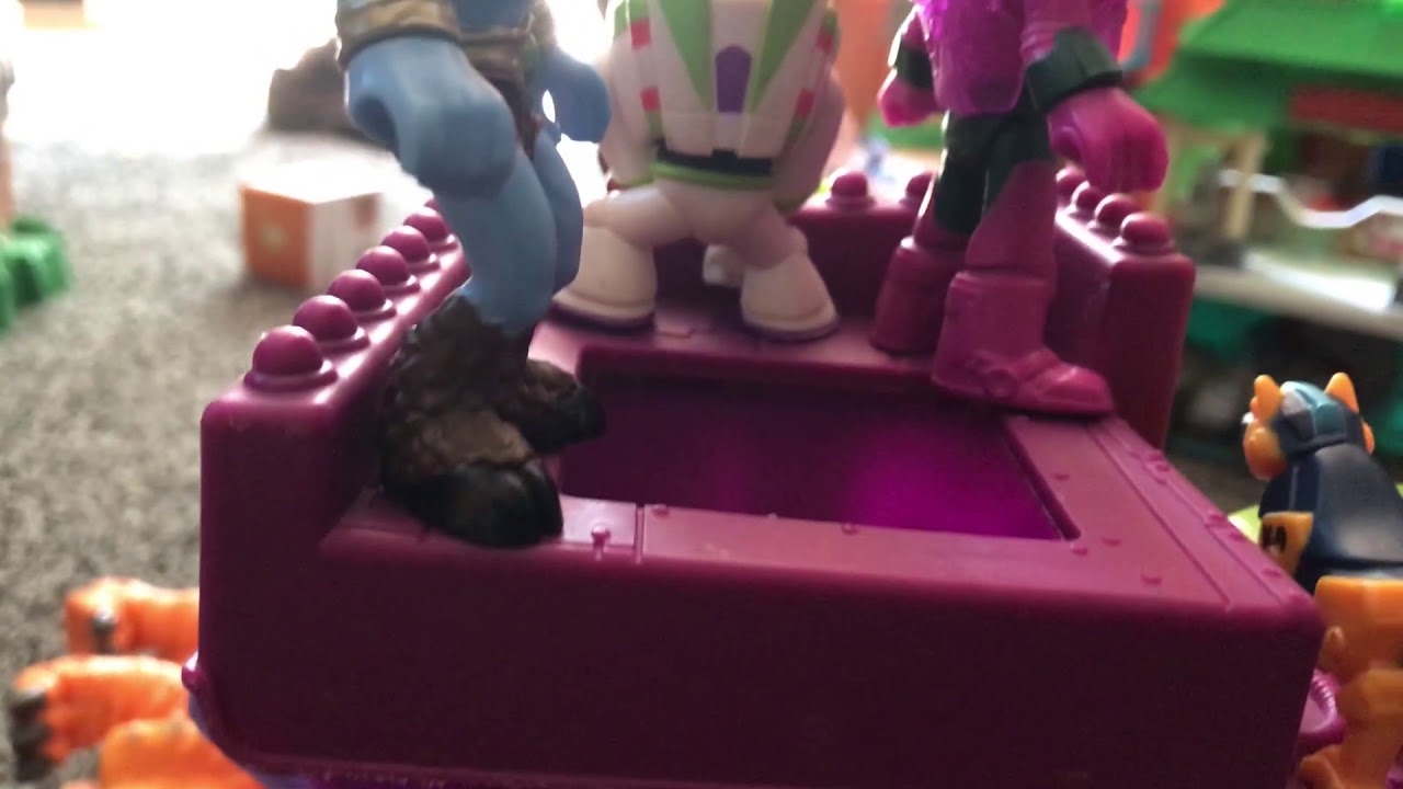 Imaginext preparing for battle - YouTube