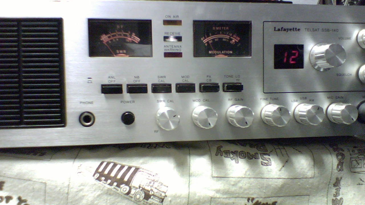 Old Radio Night /Lafayette Telstat SSB-140 - YouTube