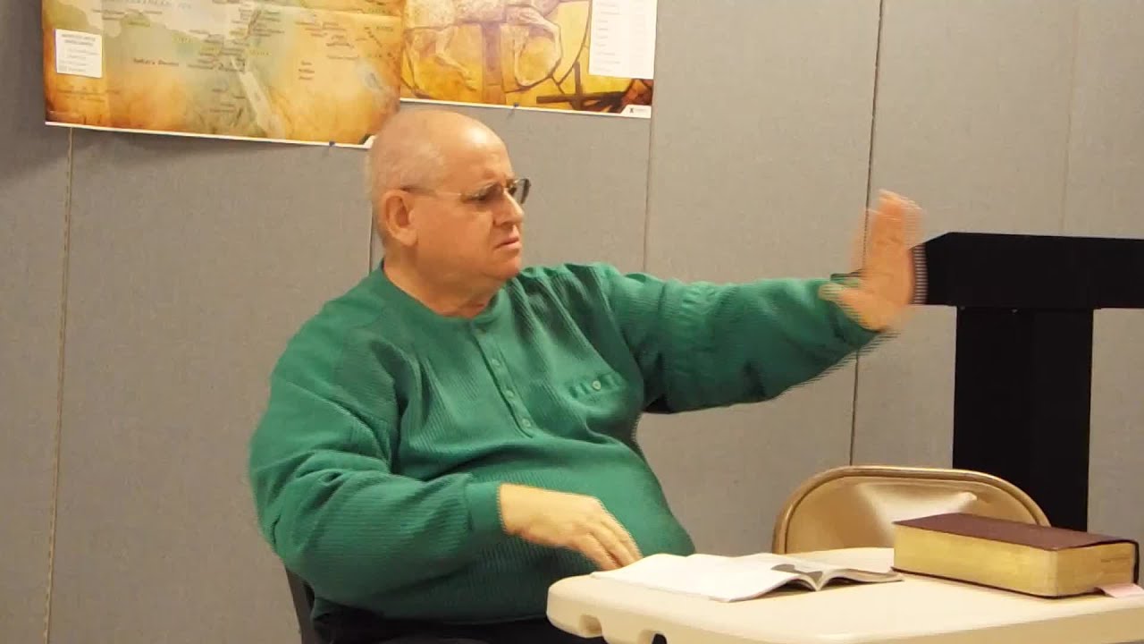 Deaf minister delivers word of god by sign language - YouTube