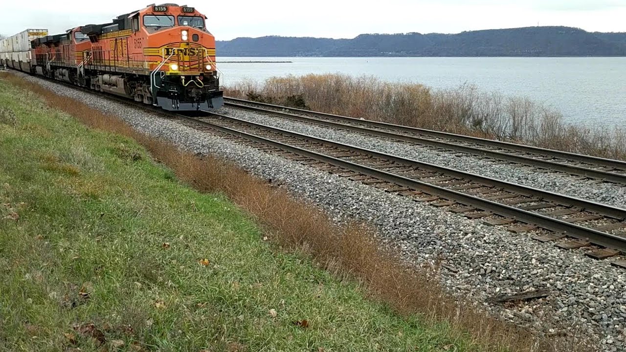Large BNSF Intermodal Freight Train with 3 Locomotives - Pepin, WI ...