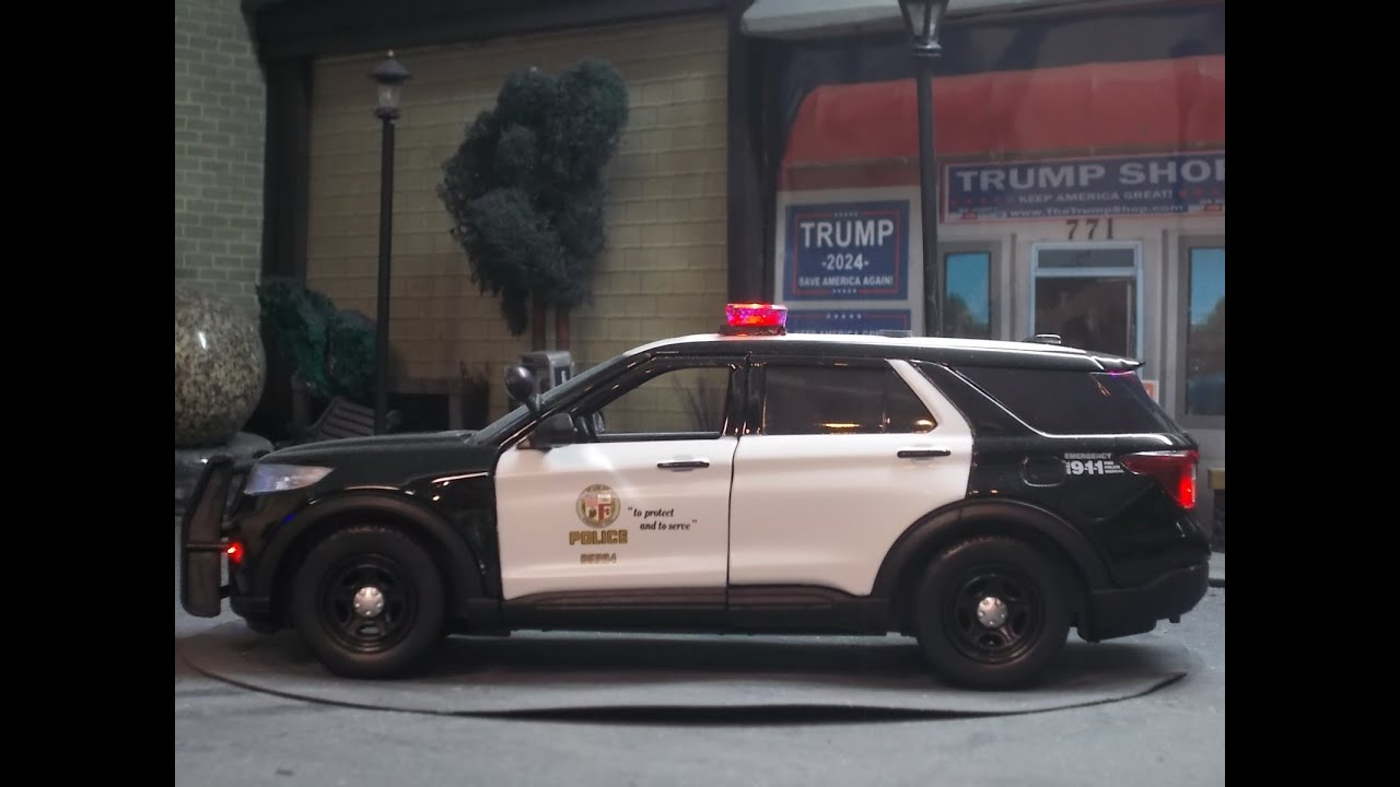LAPD 1/24 scale 2022 Ford Explorer with lights.New lighting pattern ...