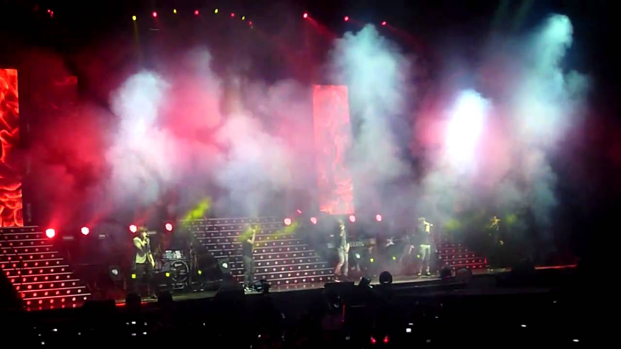 The X Factor Tour Live in Belfast - One Direction (Only Girl In The ...