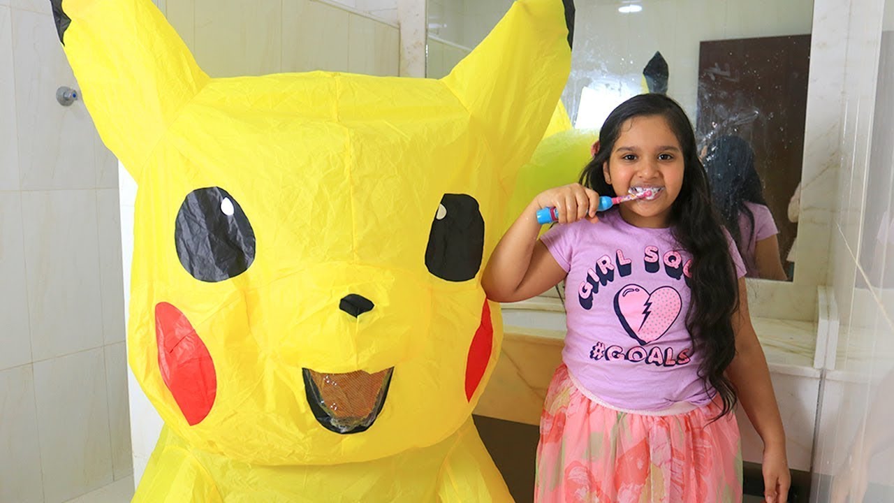 Shfa go to the toilet and playing with the puppy and baby rabbit - YouTube