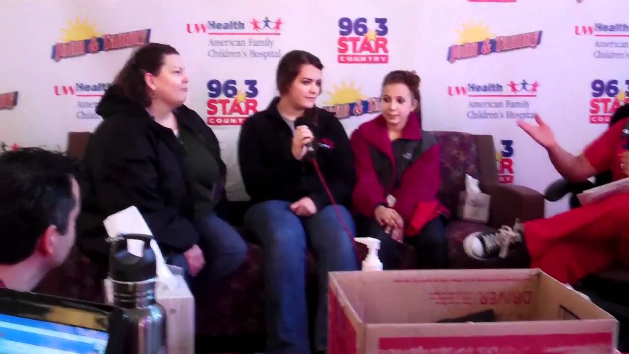 Kelly Hoeppner - John & Tammy's Champions For Kids Radiothon - YouTube