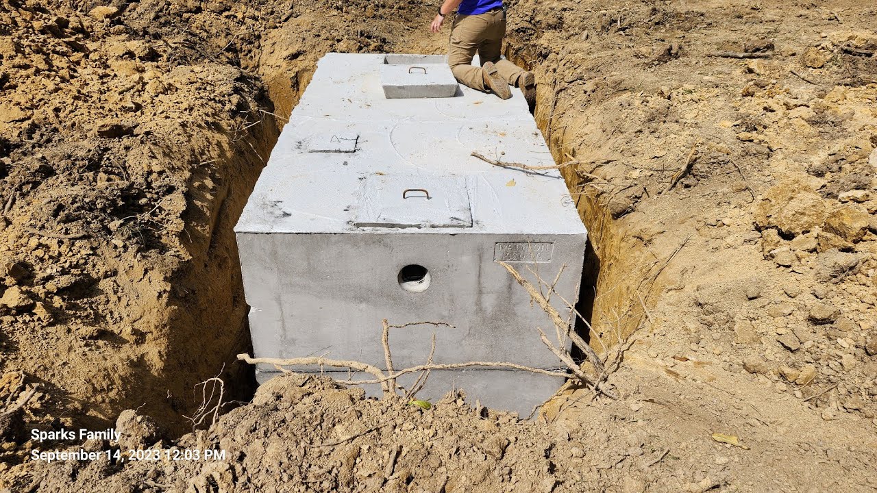 Leach Field & Septic tank being installed. - YouTube
