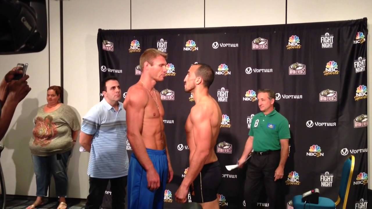 Mohammedi Weigh-in VS Dudchenko - YouTube