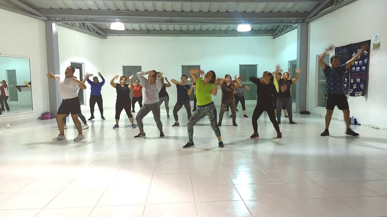 Danza- Nacho. Coreografia Fitness,Dance Fit con NINA ALHER - YouTube