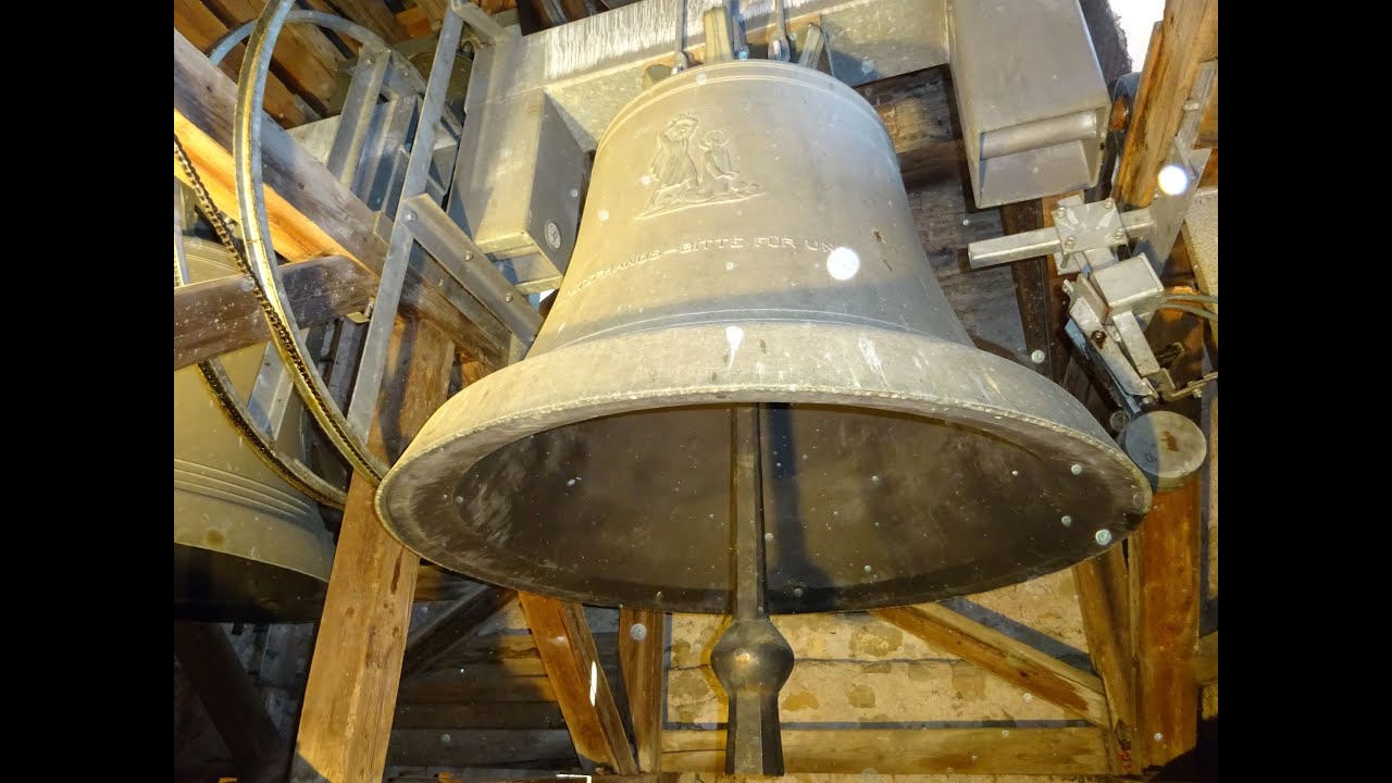 Burggen die Glocken der St. Stephan Pfarrkirche Turmaufnahme - YouTube