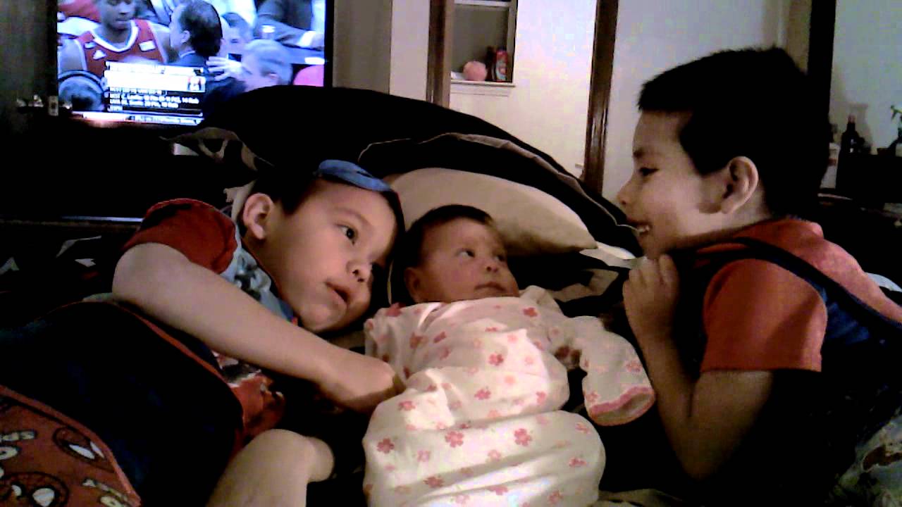 Eli and Noah sing to ruthie - YouTube