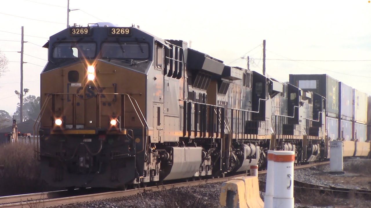CSX 3269 leads M514-18 in Cordele, GA 11/19/22 - YouTube