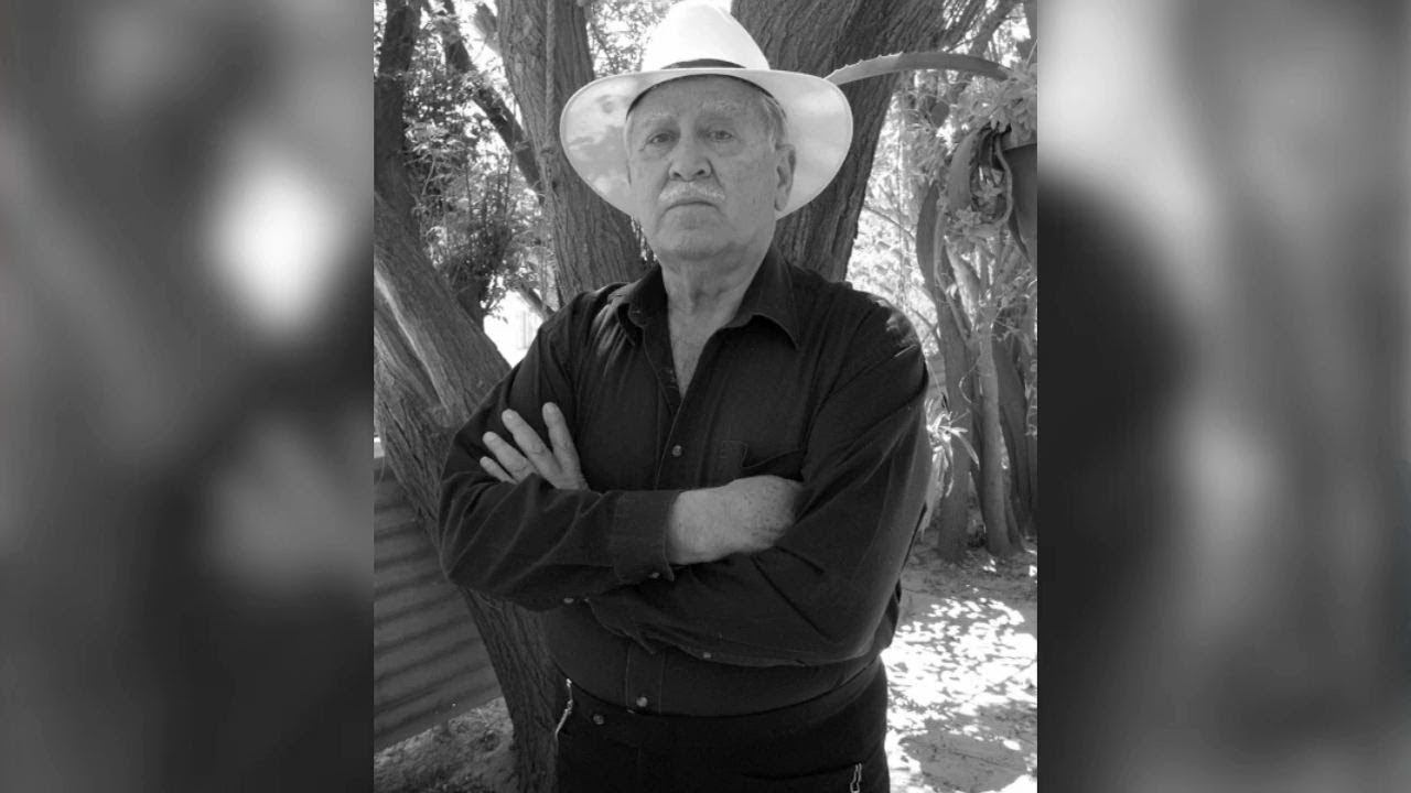 Rinden homenaje al escritor Oscar Monroy Rivera - YouTube