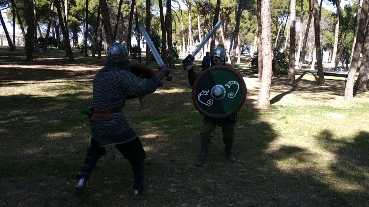 Full contact LARP combat - YouTube