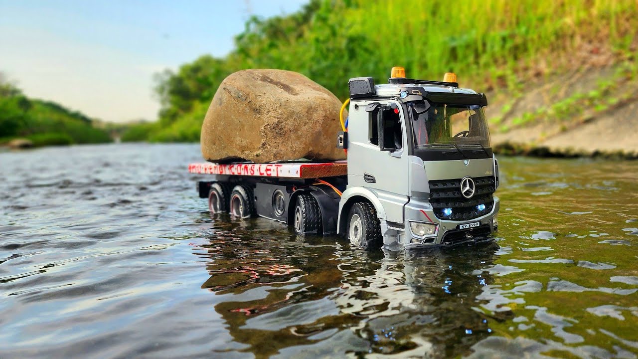 Scale 1/20 Rc truck loading rocks Across the river | ASMR | deep waters ...