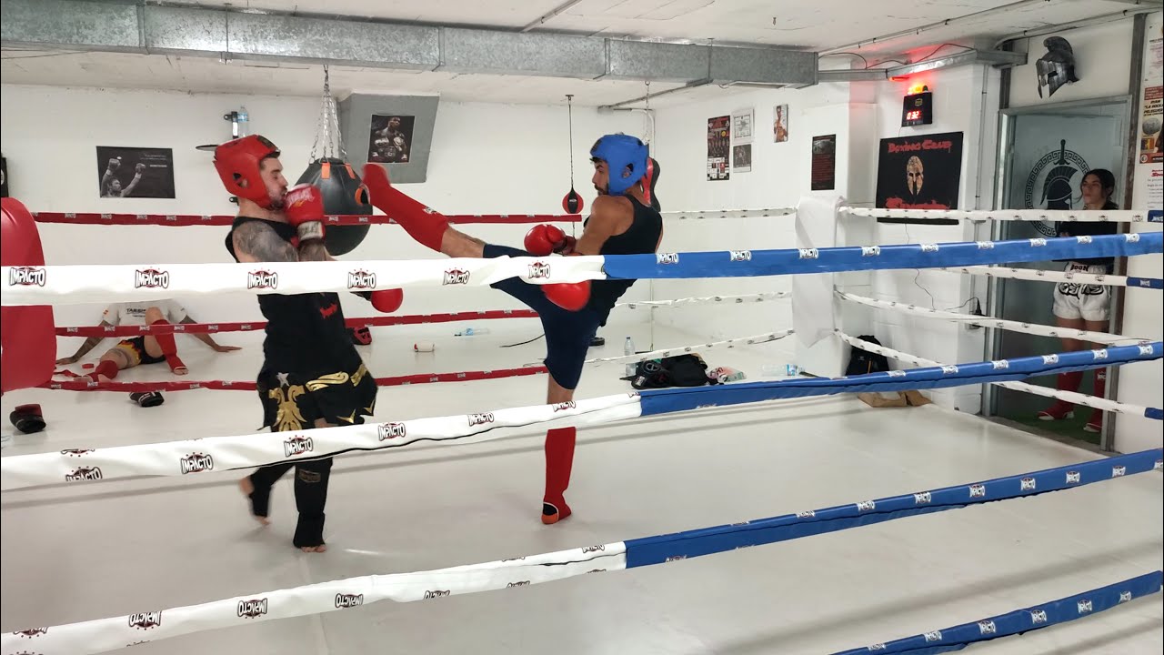 👊 Sparring Kick boxing 3x2 👊 Priego (esquina roja) Jesús (esquina azul ...