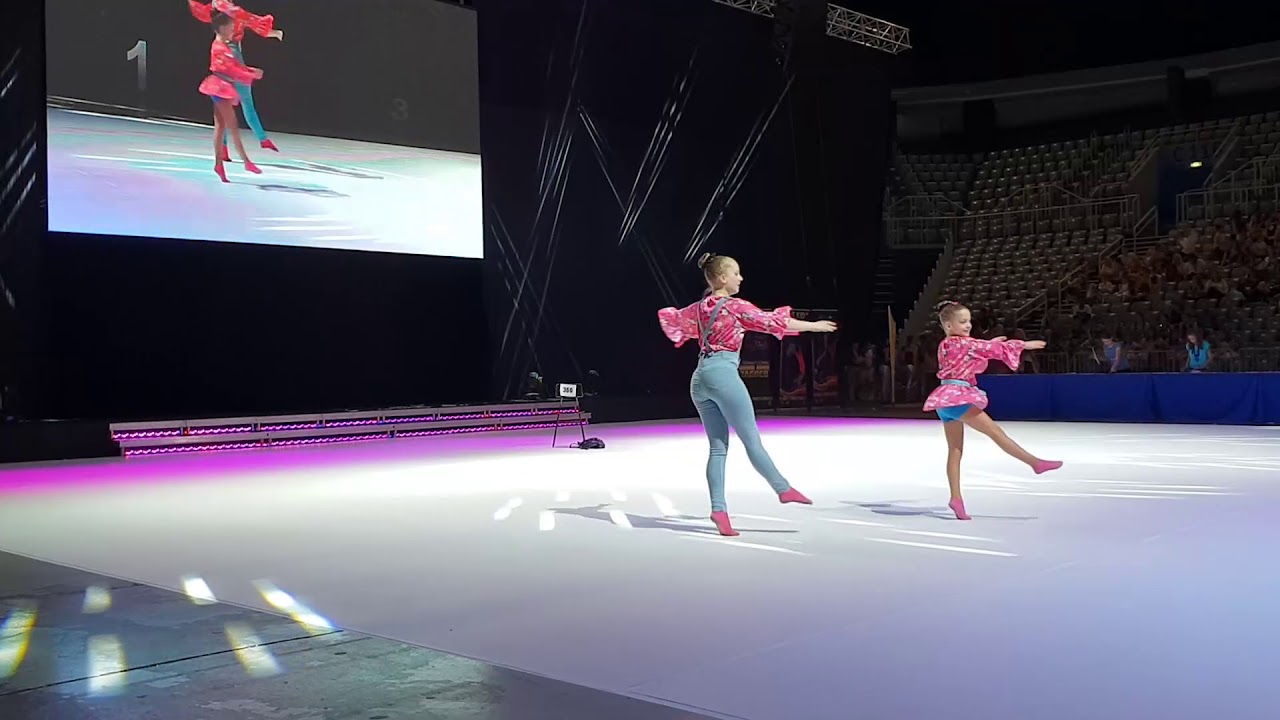 Show dance Odrastanje - Rita i Marija Magdalena - YouTube