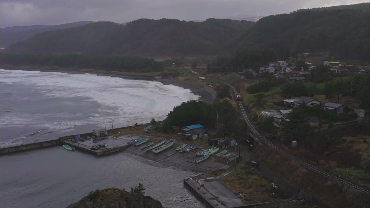 4K画質【荒れる日本海とDE10-1187 確認列車 試単9344列車】五能線(陸奥岩崎〜侍十二湖)2022.12.8 - YouTube
