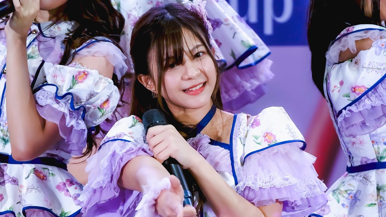 Oogoe Diamond - Popper BNK48 @ 13th Single Roadshow Central Chonburi ...