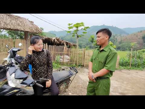 Police officer Tuyen went looking for Tuyet after learning that his mother had come here