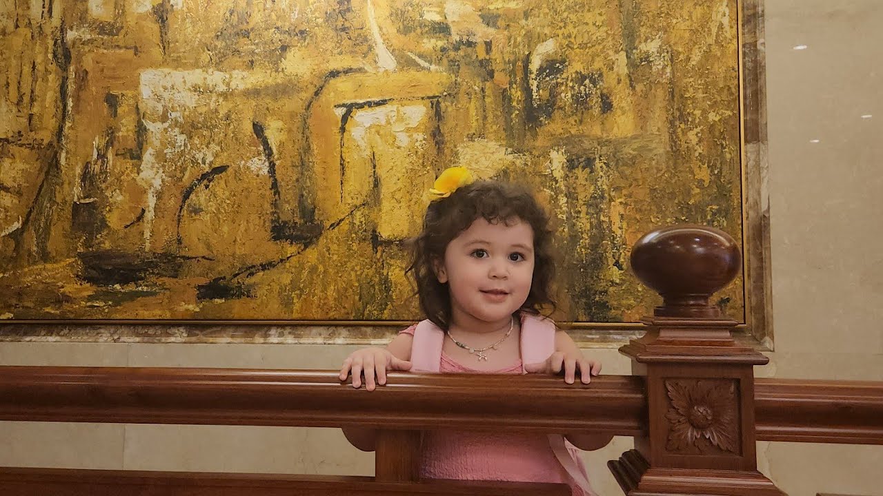 Lucy's Mini Vlog, Introducing Herself 😅 - YouTube