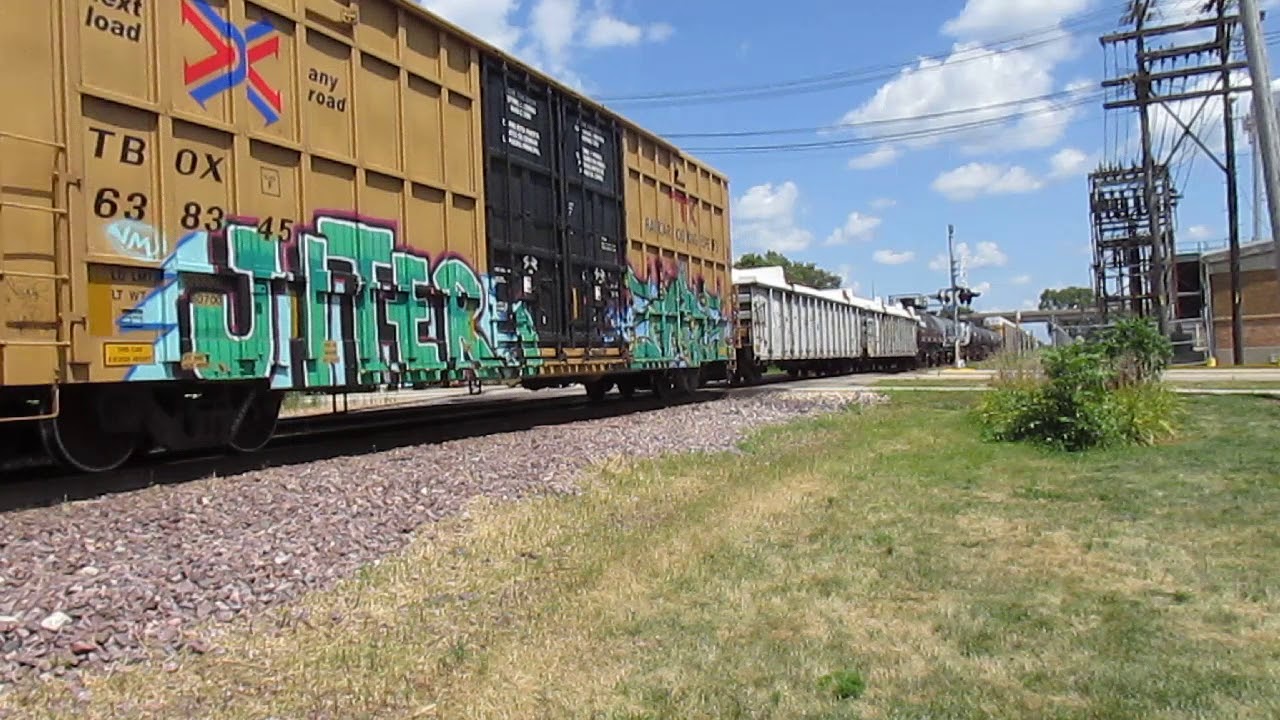 Westbound UP 5466 and UP 4021 on the Union Pacific - YouTube