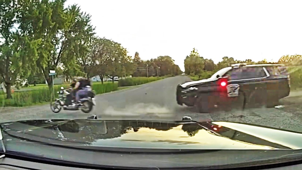 Wanted Felon On Motorcycle Leads Police Down Bumpy Dirt Road Before Crashing - YouTube