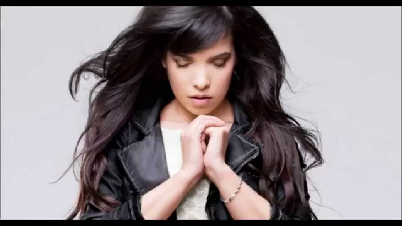 Indila Ego Mini World - YouTube