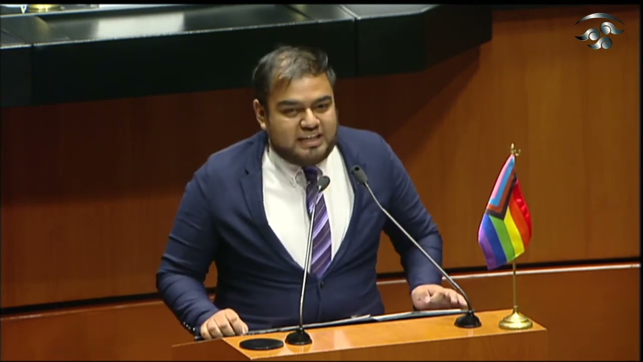 Nuestro amor es revolucionario | Isaac Banda, Parlamento Juvenil LGBT+ ...