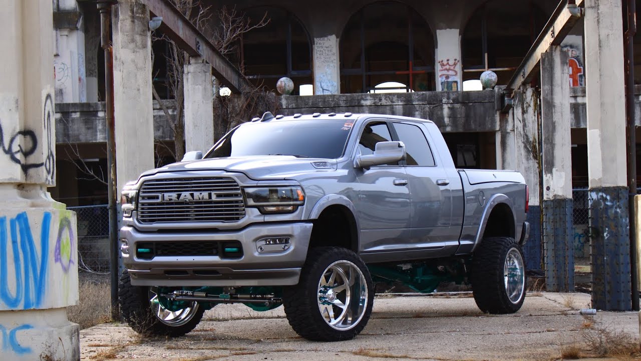 5th Gen Cummins with Crazy Sound System!!! 😮‍💨 - YouTube