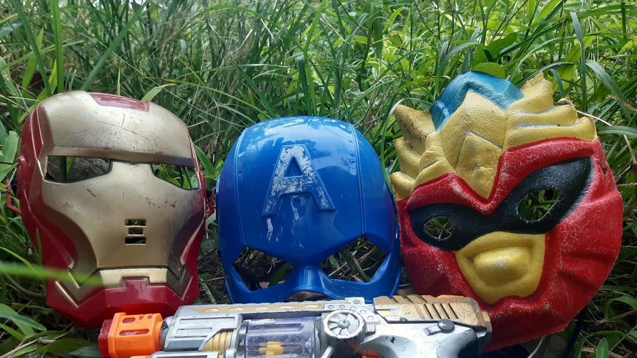 MENEMUKAN MAINAN TOPENG HERO HERO KEREN TEMAN....DAPAT 3 TOPENG DAN ...