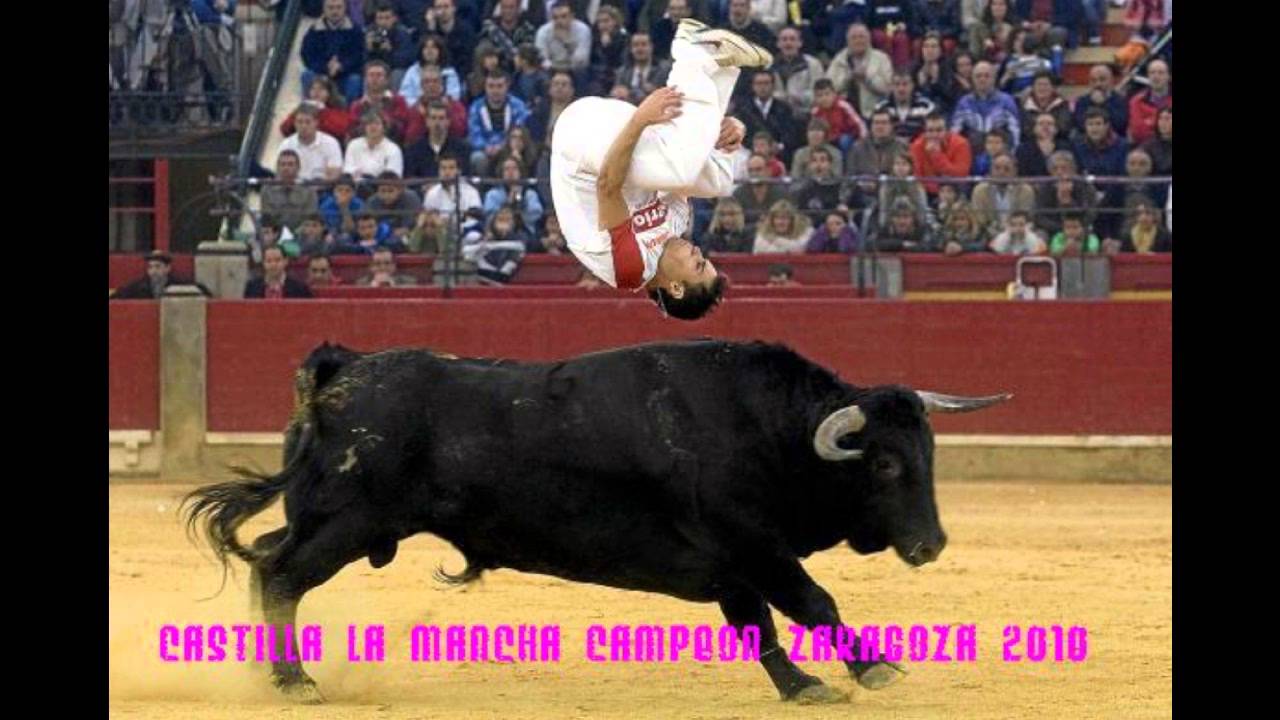 moises fernandez moi , fotos del toro raton - YouTube