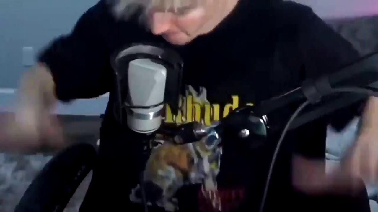 Albert screaming - YouTube