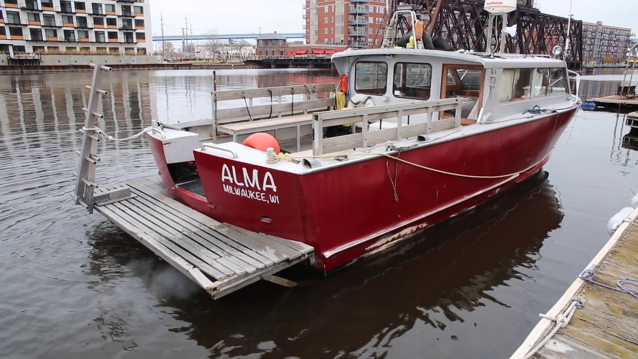Alma Dive Boat - Milwauke Dive Boat - YouTube