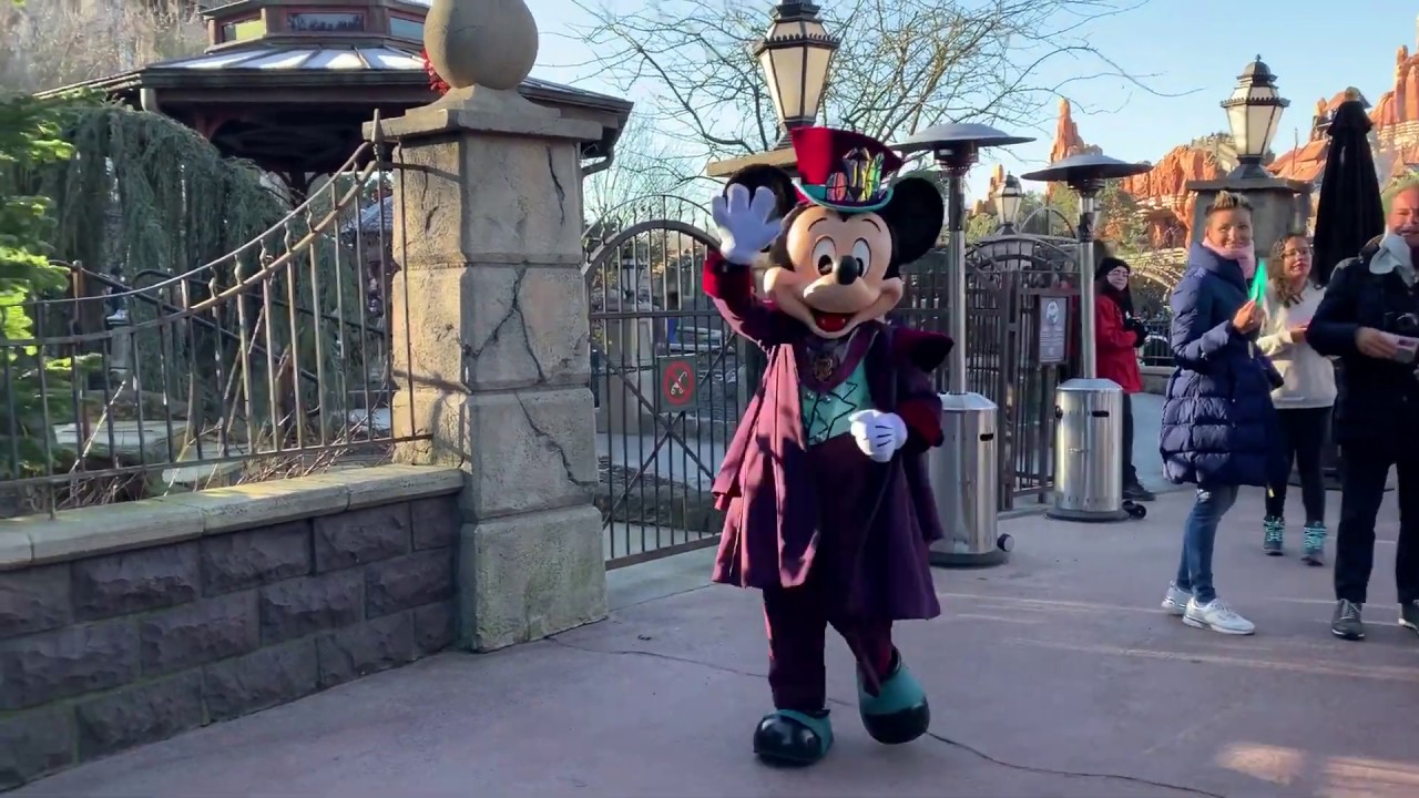 °o° Host Mickey Mouse is back at Phantom Manor in 2020 - YouTube