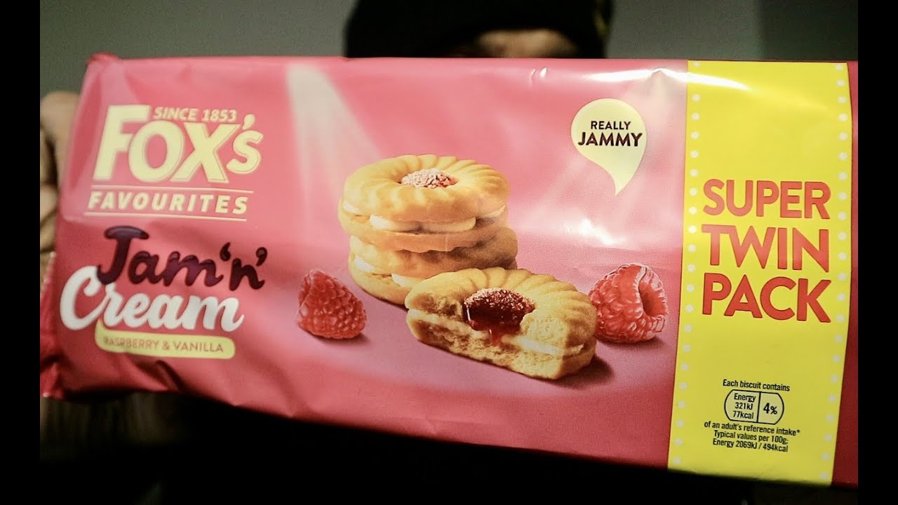 Reviewing Fox's Jam Ring Creams Biscuit - YouTube