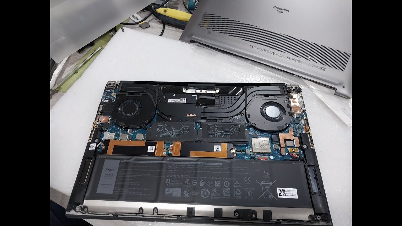 Dell Mobile Precision 5570 15.6" Gen 12 - YouTube