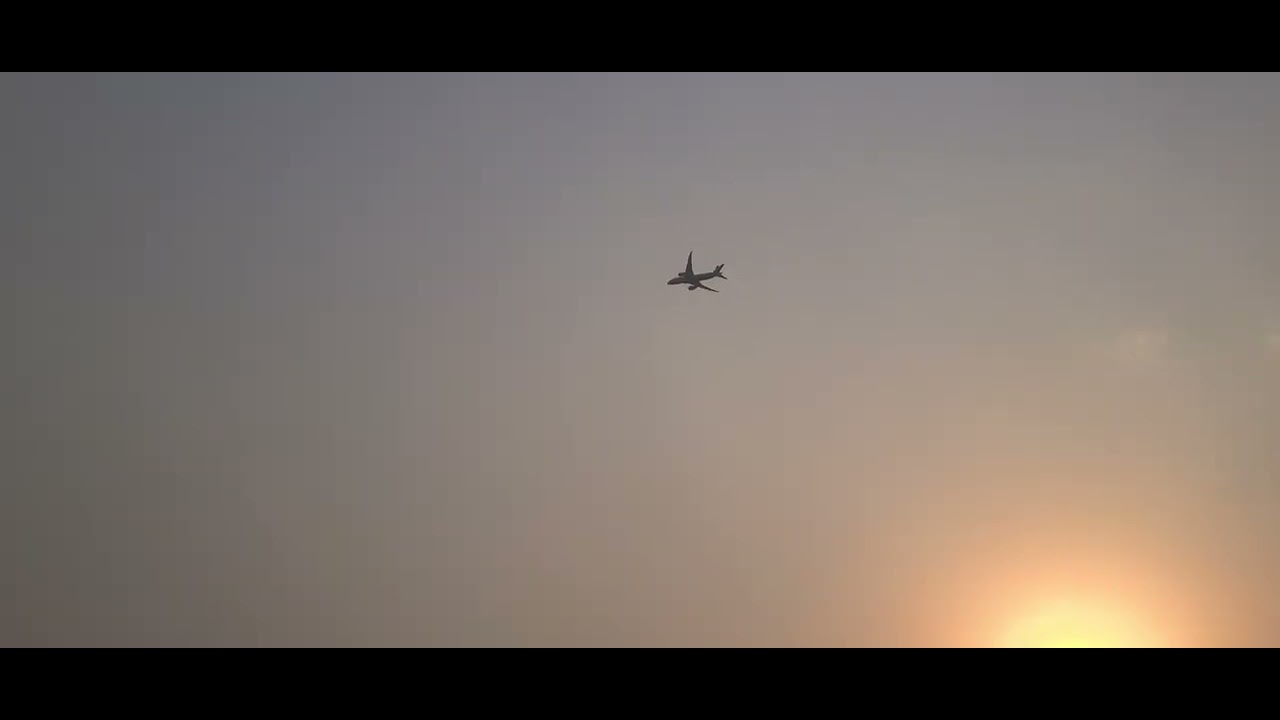 Passenger Airplane FlyBy - YouTube