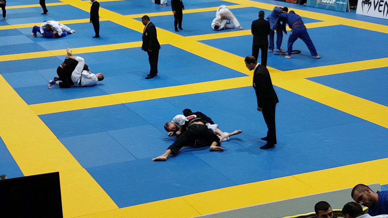 Hugo Riou (BPT) vs Daniel Lewis (Roger Gracie Academy) - YouTube