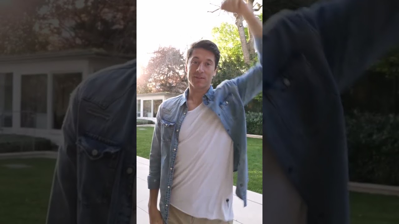 Robert Lewandowski dancing :D - YouTube