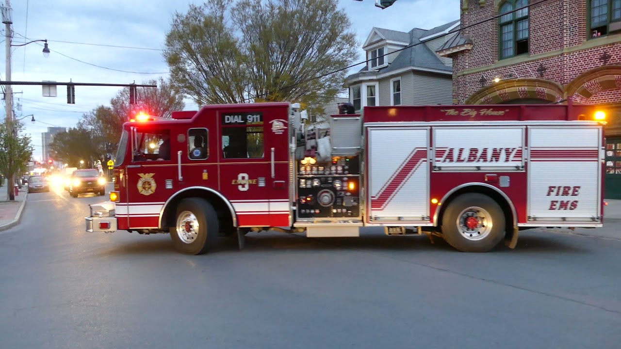 Albany FD Engine 9 responds to an EMS call - YouTube