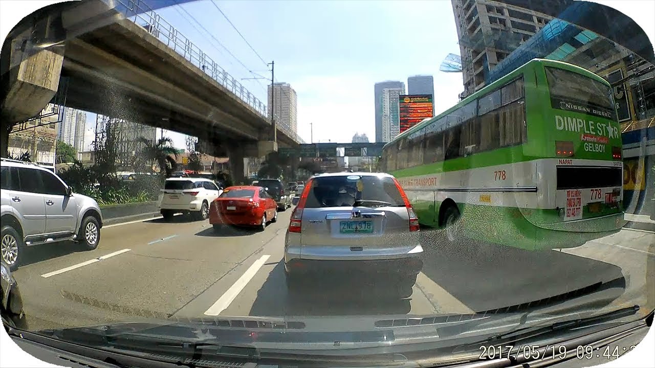 RECKLESS BUS DRIVER DIMPLE STAR TRANSPORT TYJ 444 - YouTube