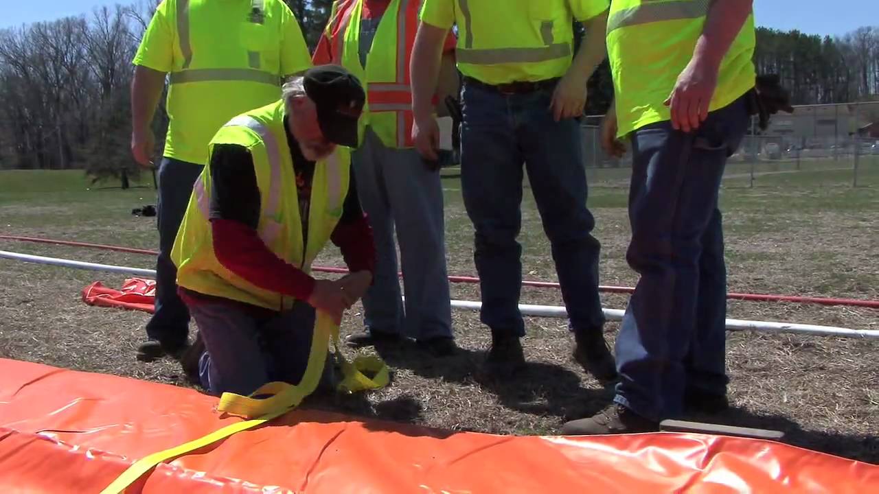 Cedar Rapids 'Tiger Dam' flood control demonstration - YouTube