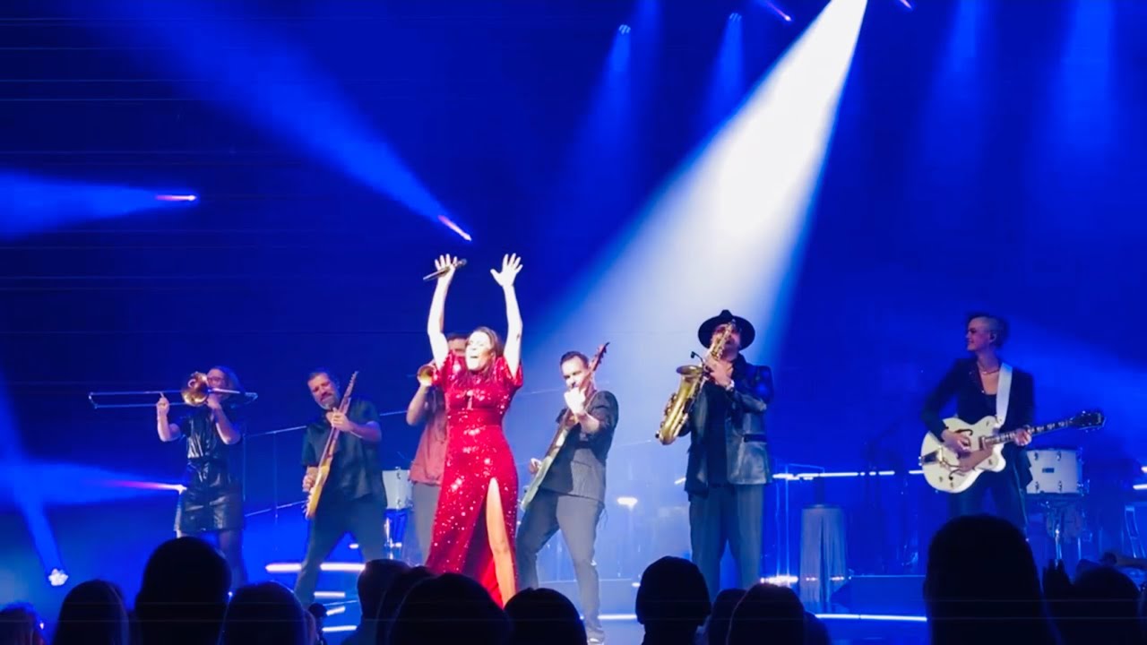 【Jill Johnson concert 】# 4 Desperado - YouTube