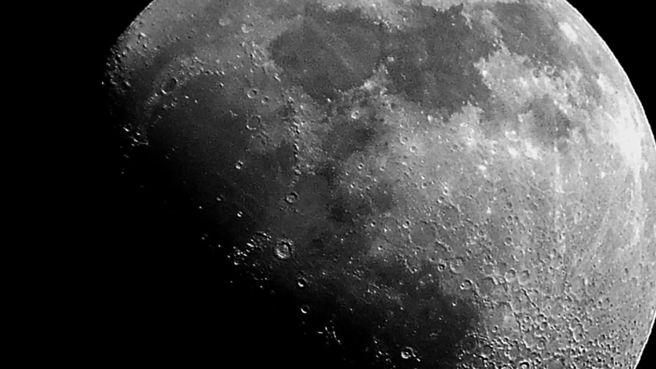 Sky-Watcher 130/900 -- Moon - YouTube