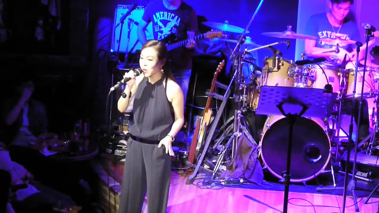 EZ5 Live House 今晚差點掀了EZ5的屋頂!! 不能錯過的Julia 彭佳慧 part 2 - YouTube