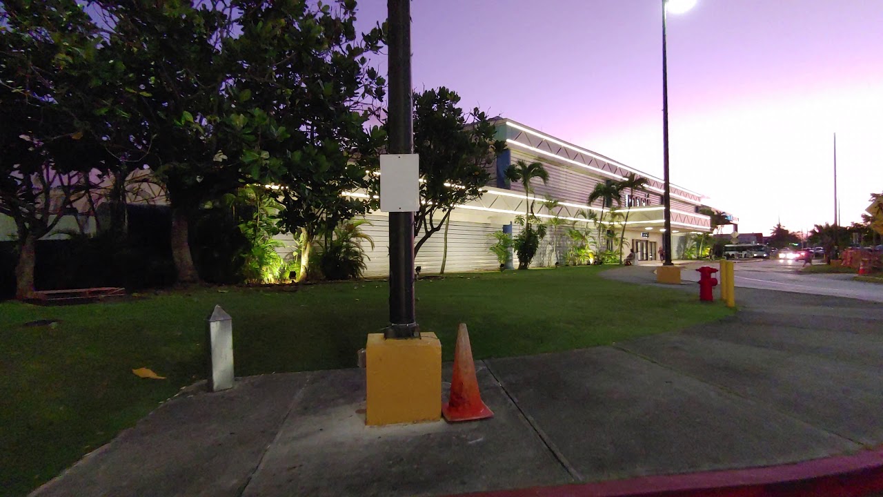 Guam - Street of Micronesia Mall, Evening - YouTube