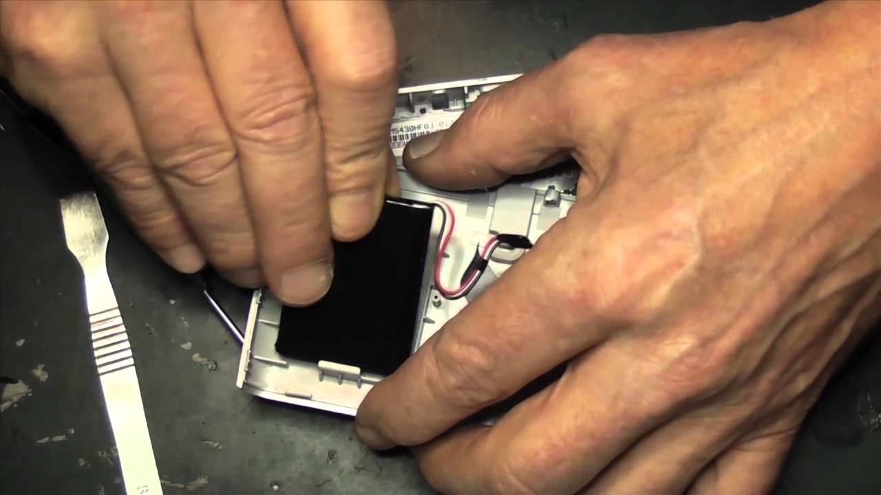Navman battery replace - YouTube