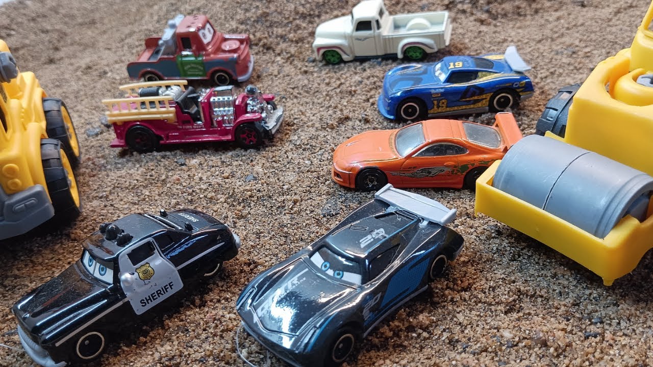 Compilation of Excavators, Dump trucks Tractors,Disney Pixar cars ...