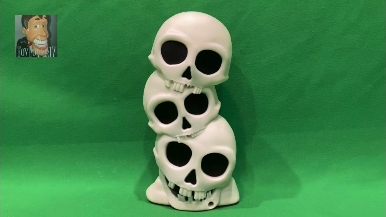 Greenbrier 2023 Motion Activated Lighted Skull Stack - YouTube
