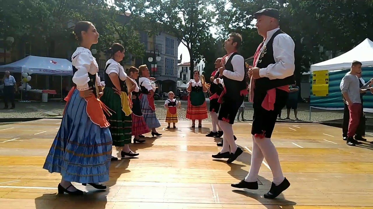 Tarantella mafiusa gruppo Sicilia nostra - YouTube